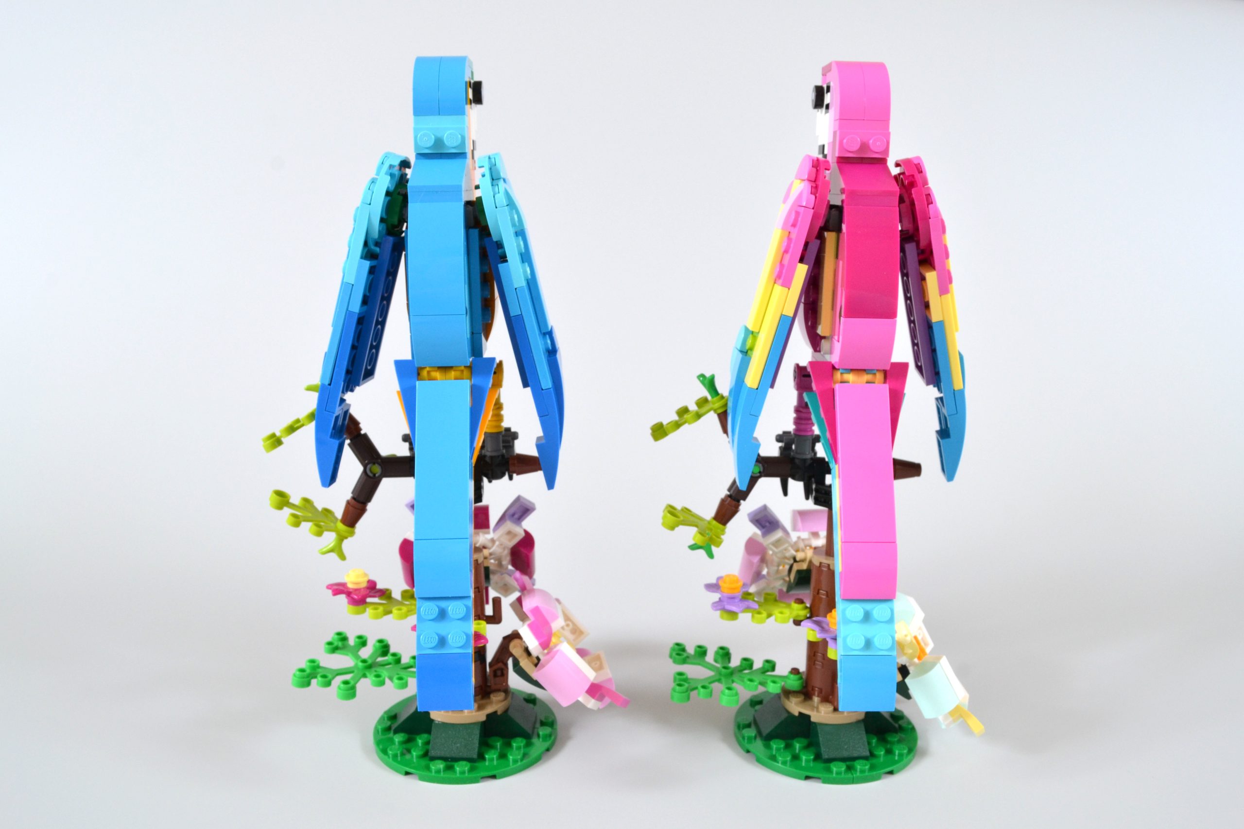 LEGO Creator 3-in-1 Exotic Parrots go head-to-head