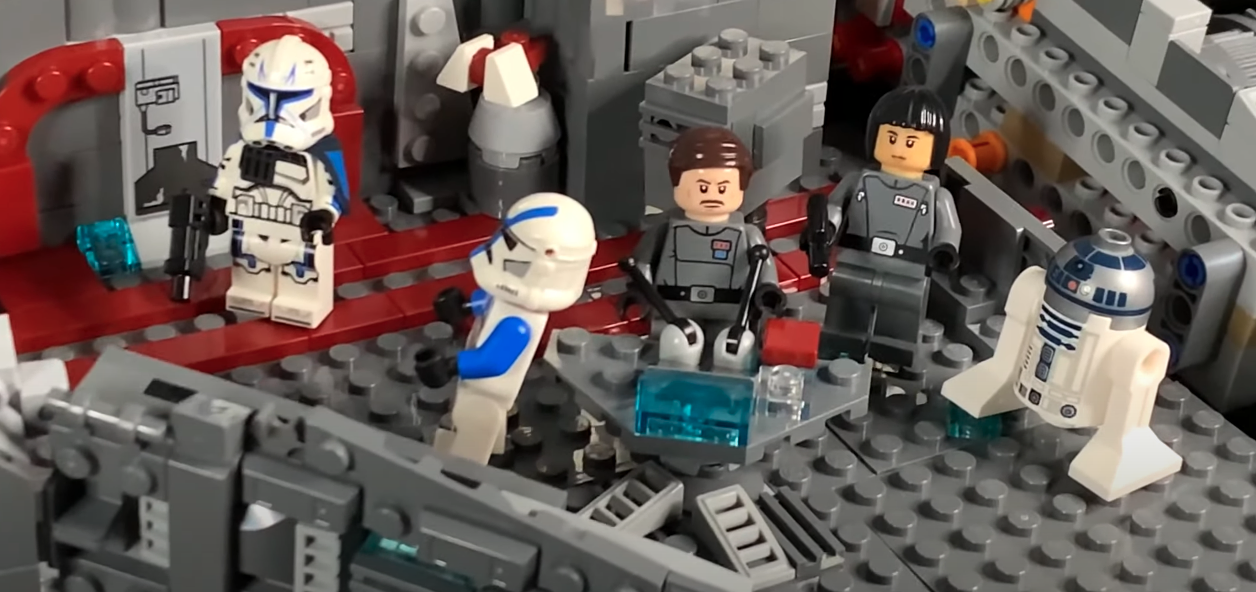 LEGO UCS Venator comes to life with custom interior build