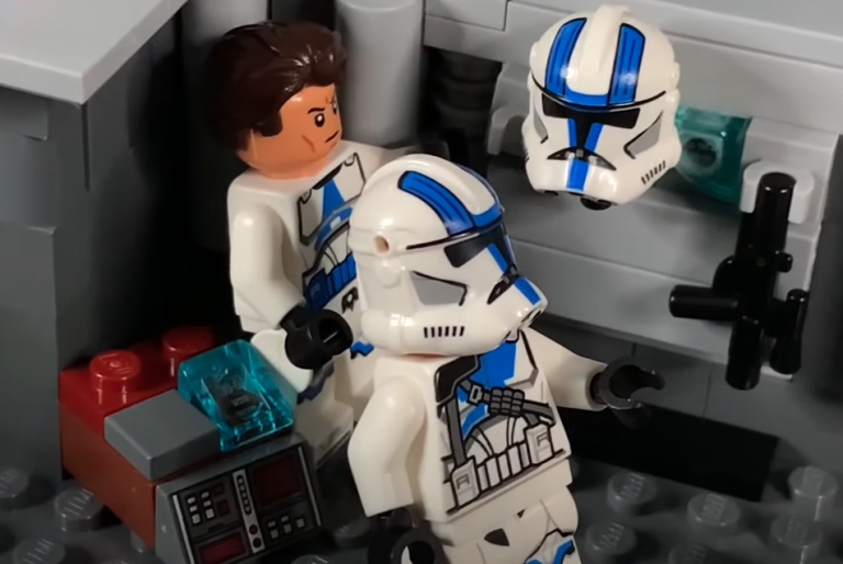 LEGO UCS Venator comes to life with custom interior build