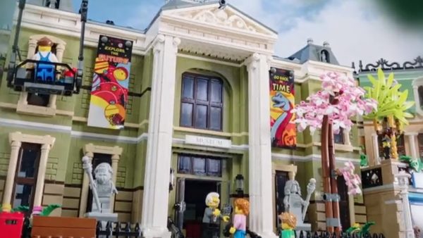 LEGO considered revisiting a vintage modular building for 10326 Natural ...