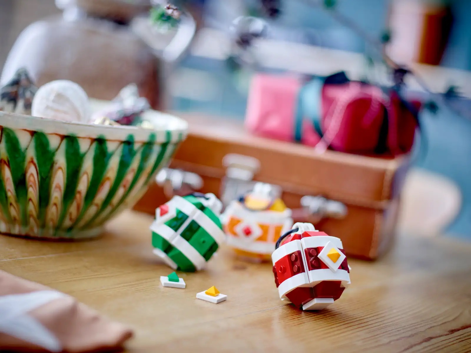 Two new LEGO free gifts spotted online ahead of Christmas shopping season