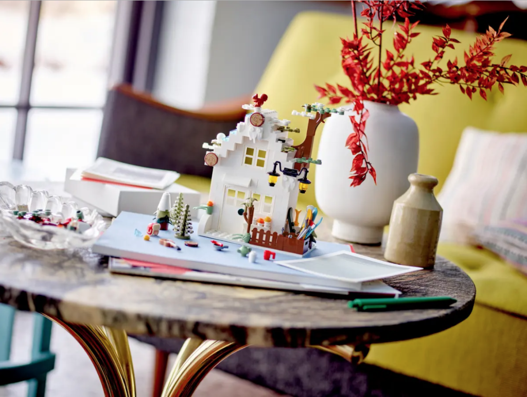 Two new LEGO GWPs available now until Christmas