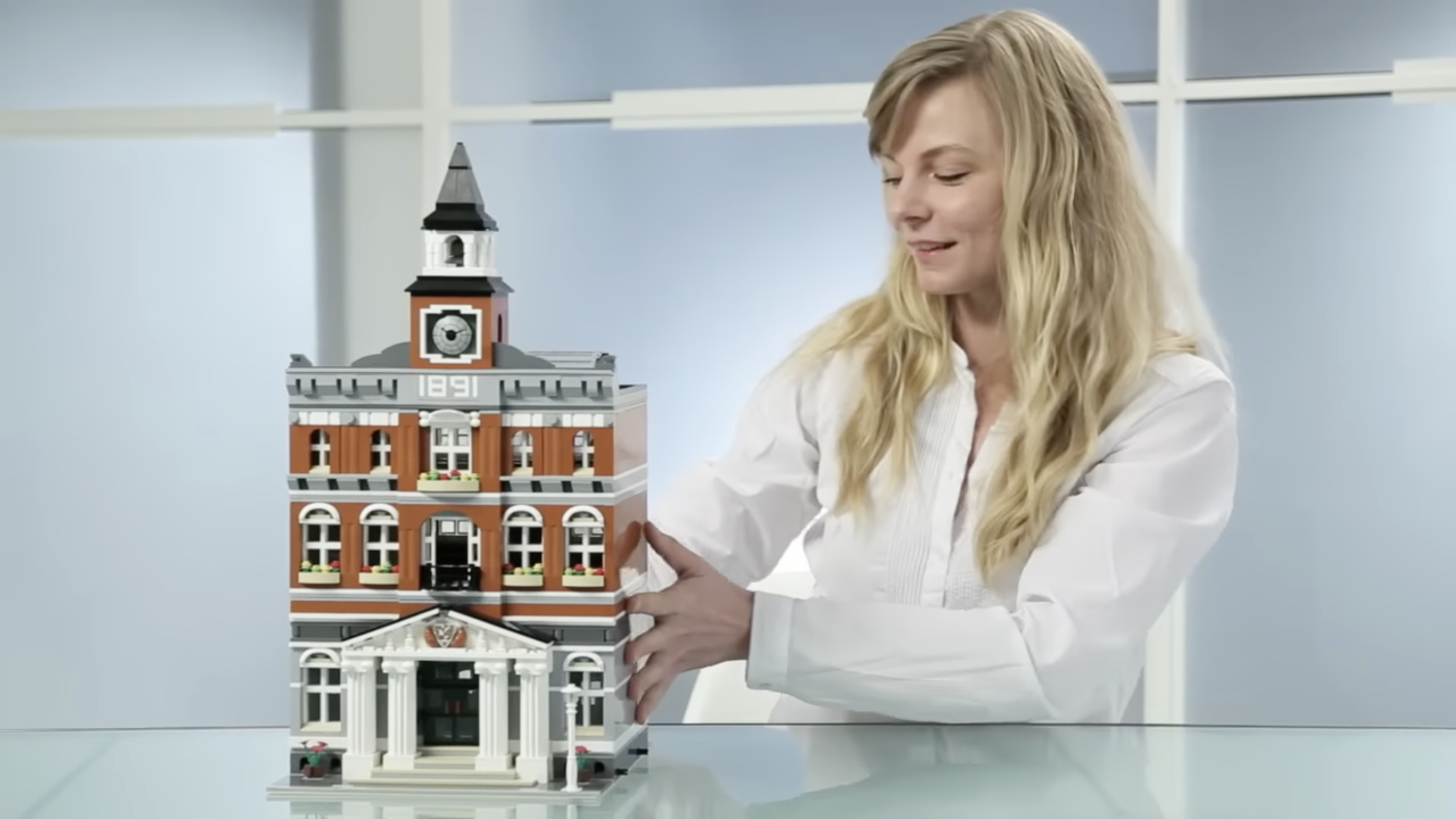 LEGO considered revisiting a vintage modular building for 10326 Natural ...