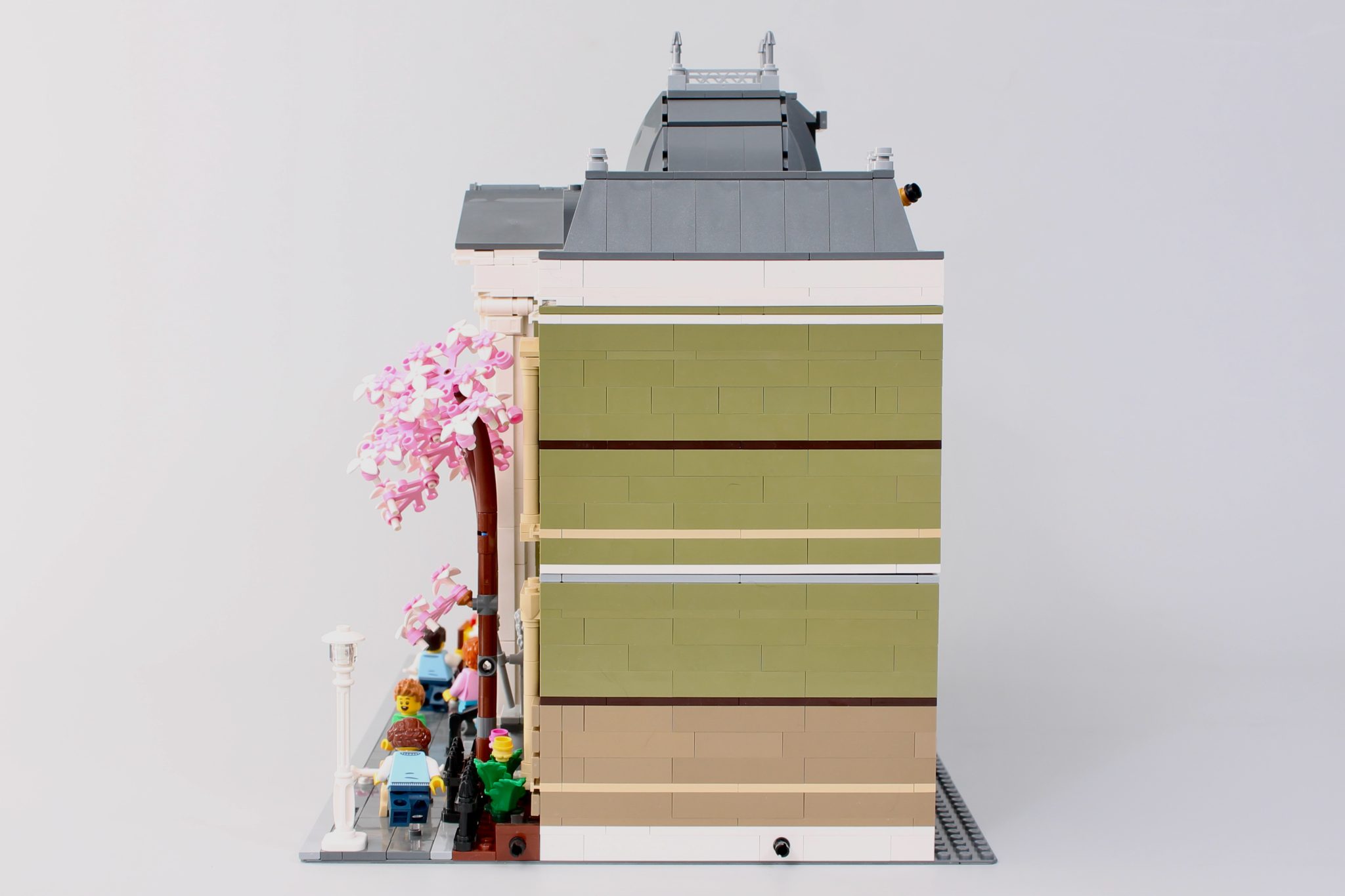 LEGO Icons 10326 Natural History Museum review