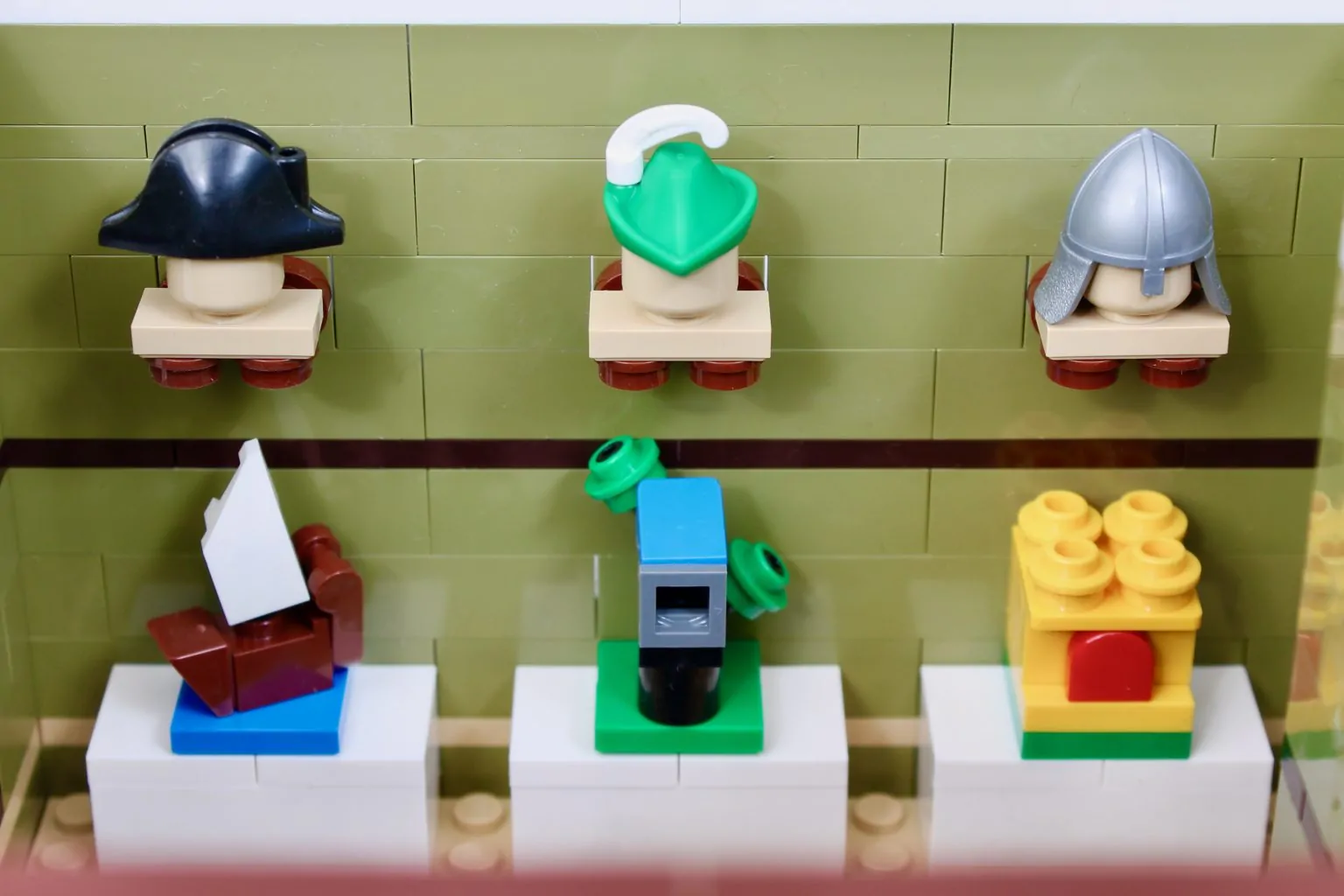 Every exhibit in LEGO Icons 10326 Natural History Museum