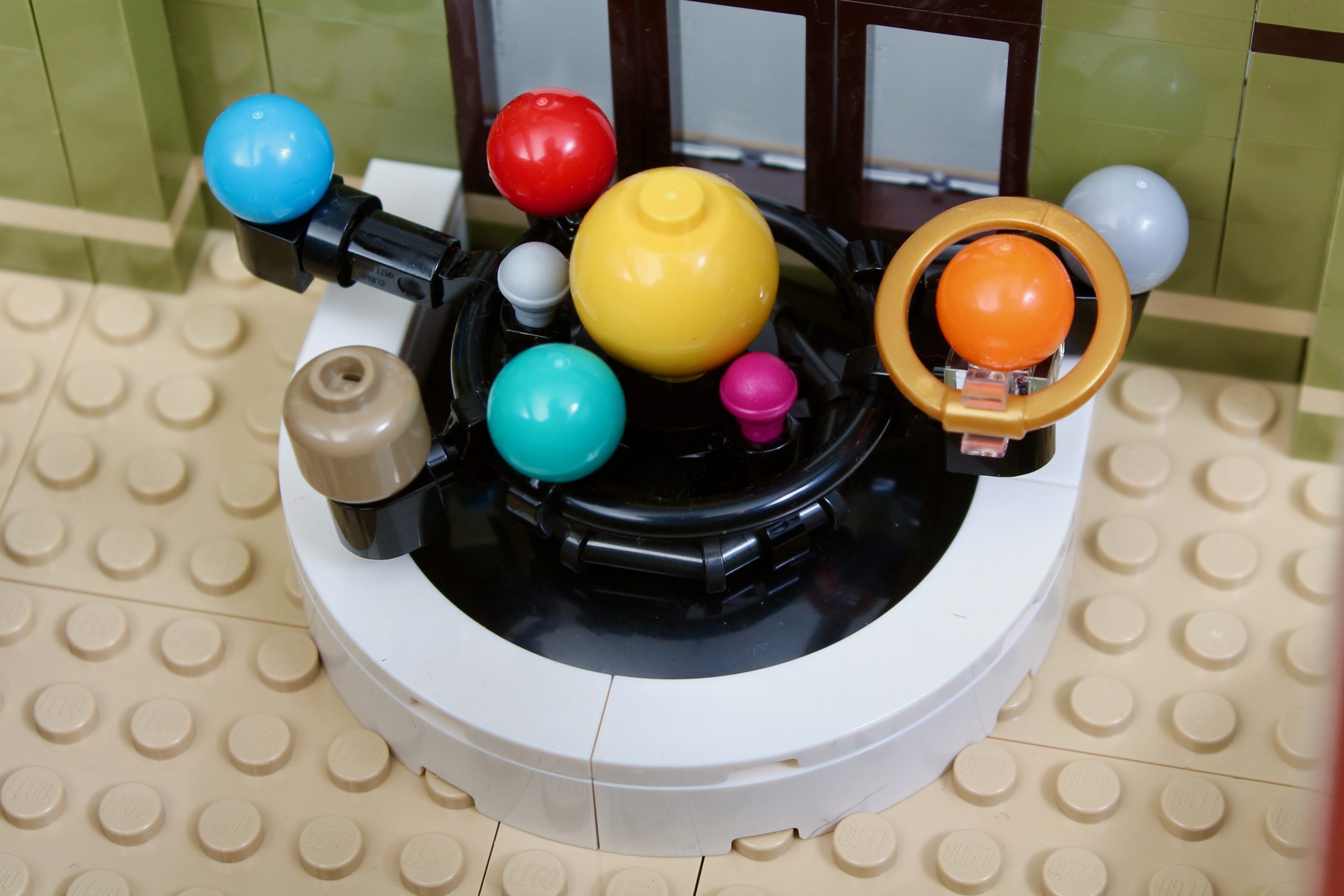 Every exhibit in LEGO Icons 10326 Natural History Museum