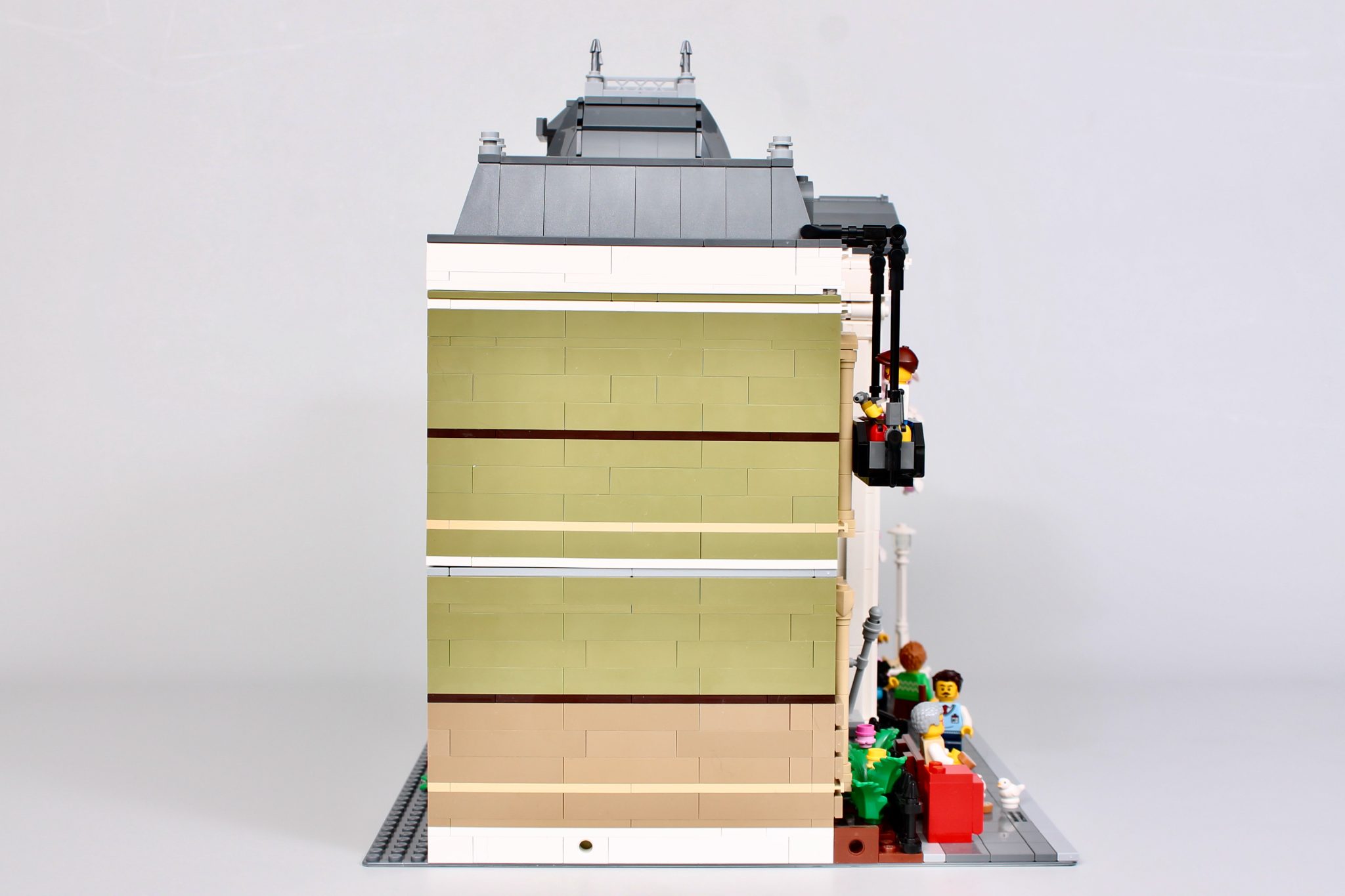 LEGO Icons 10326 Natural History Museum review