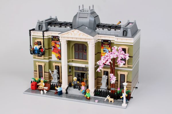 Next LEGO Modular building rumoured to be back to the norm