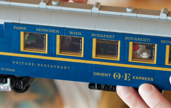 Five details in LEGO Ideas 21344 The Orient Express Train