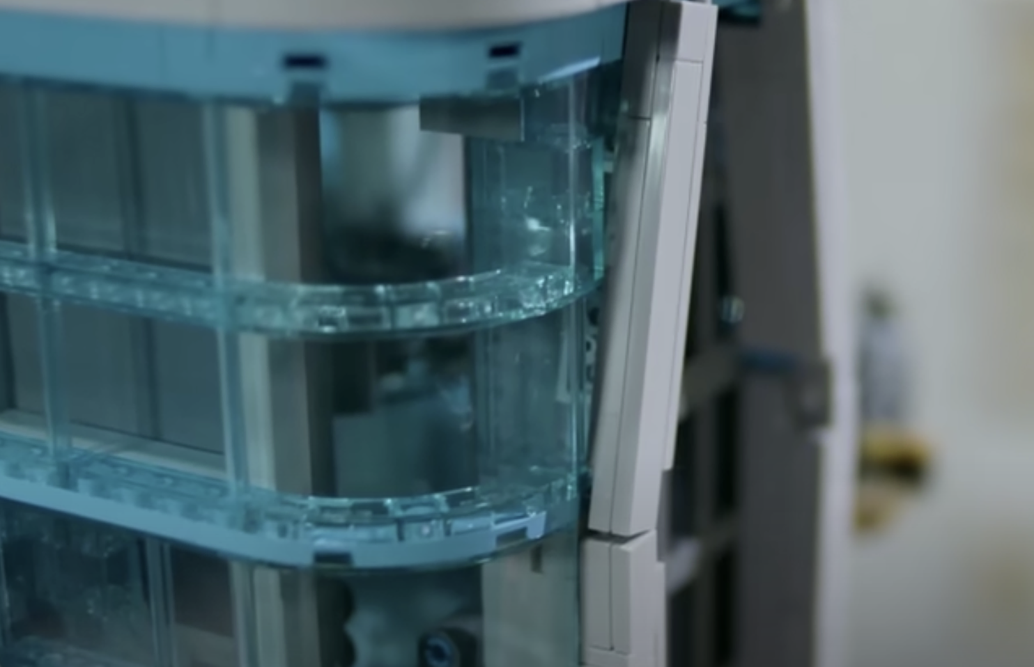 LEGO Avengers Tower's unique outline produced two new types of curve