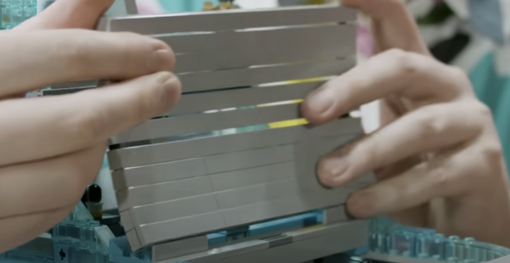 LEGO Avengers Tower's unique outline produced two new types of curve
