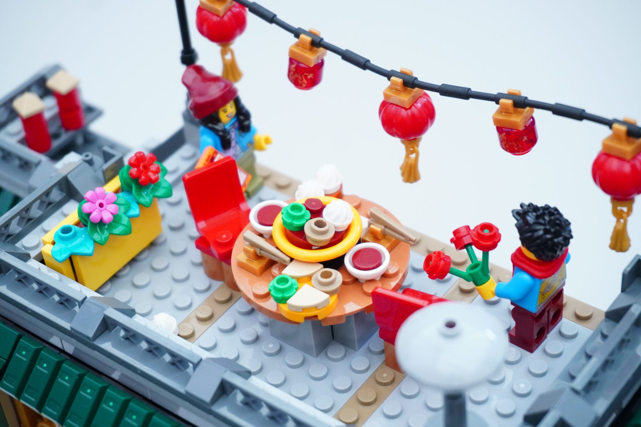 LEGO Chinese Traditional Festivals 80113 Family Reunion Celebration review