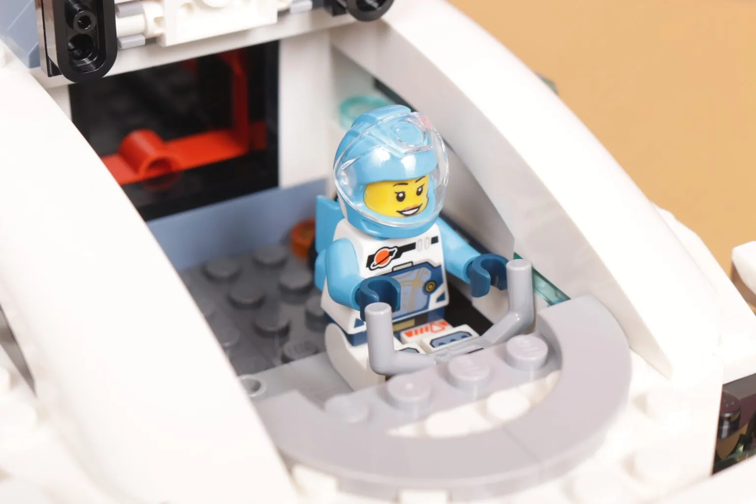 LEGO City 60432 Command Rover and Crane Loader review