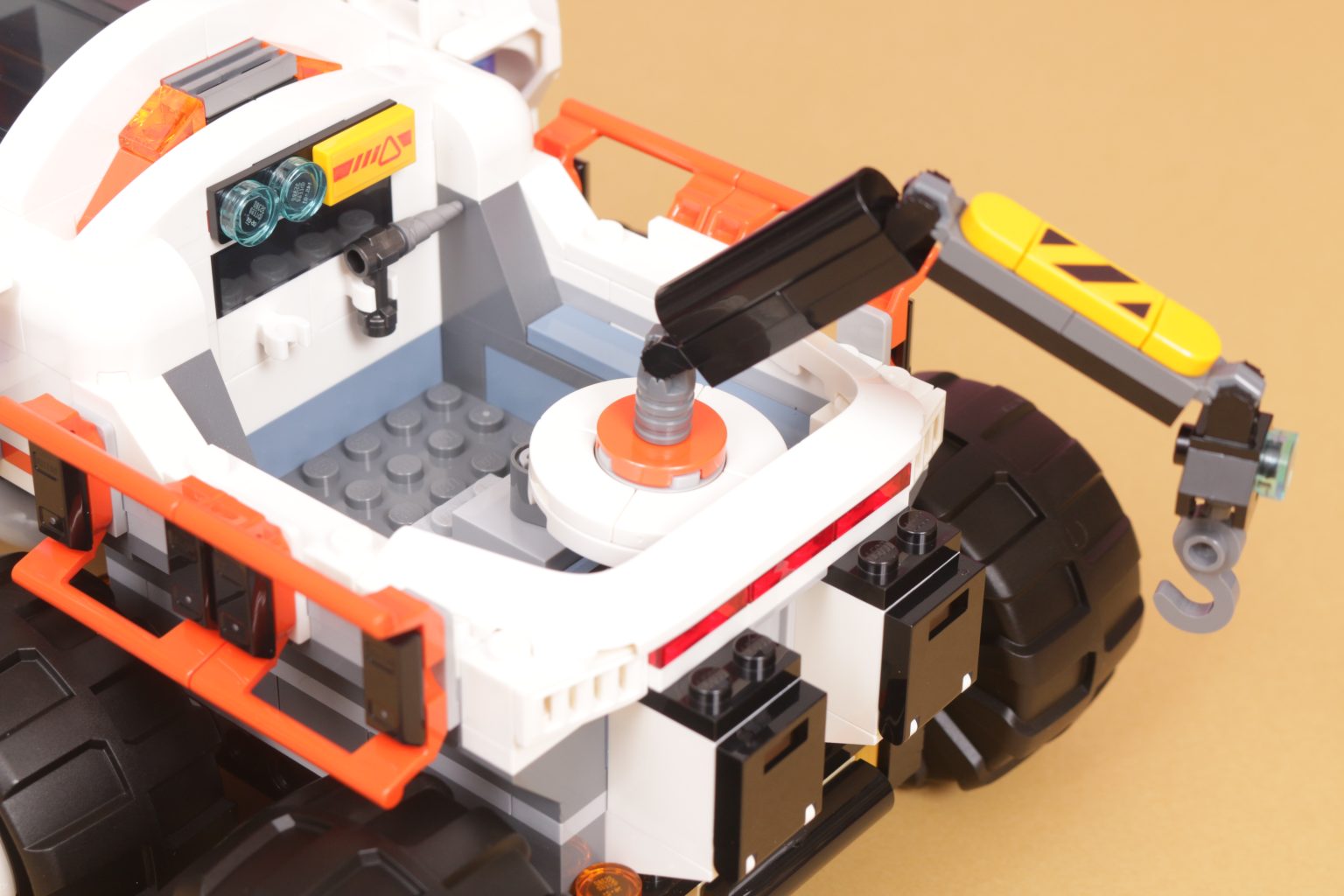 LEGO City 60432 Command Rover and Crane Loader review
