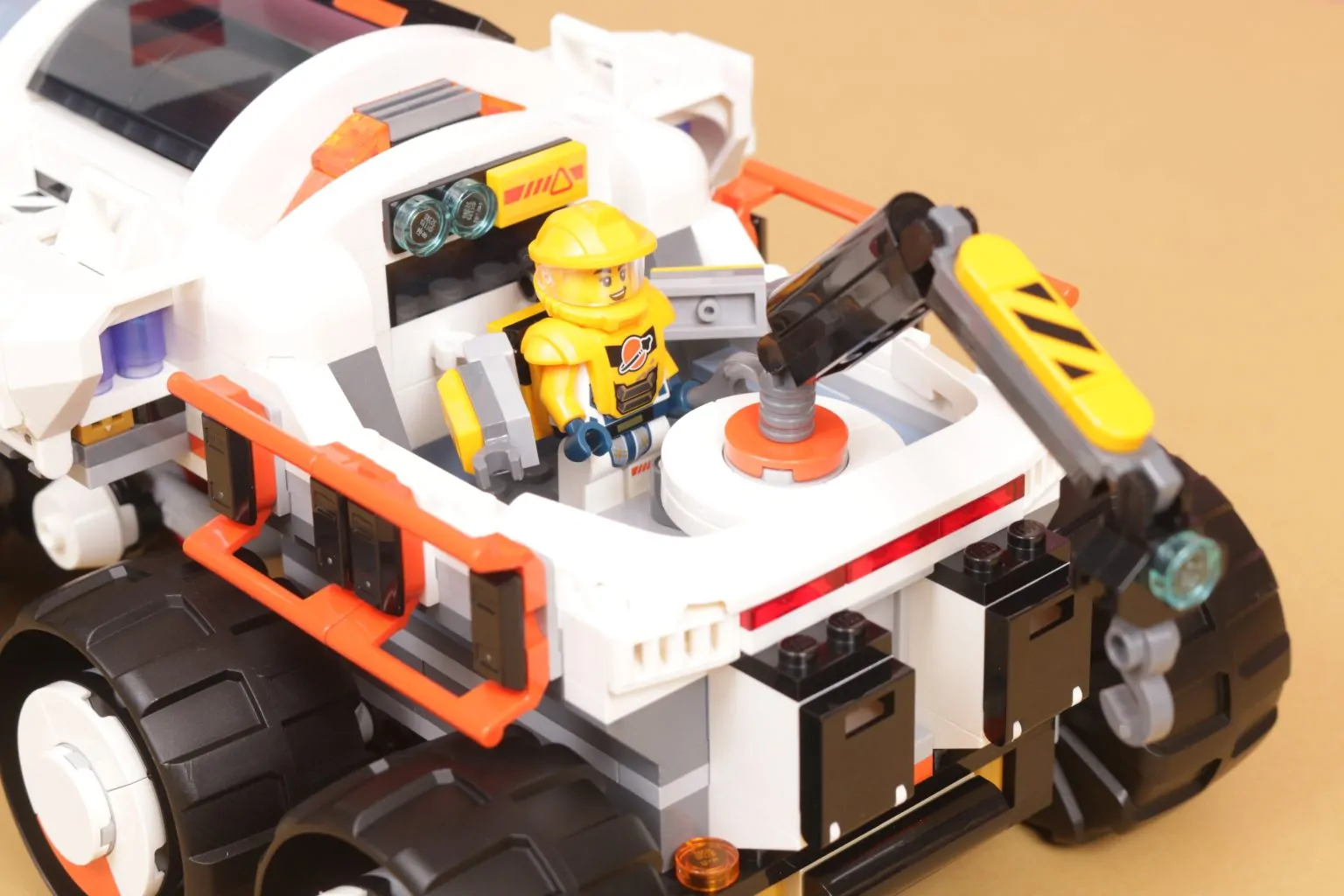 LEGO City 60432 Command Rover and Crane Loader review