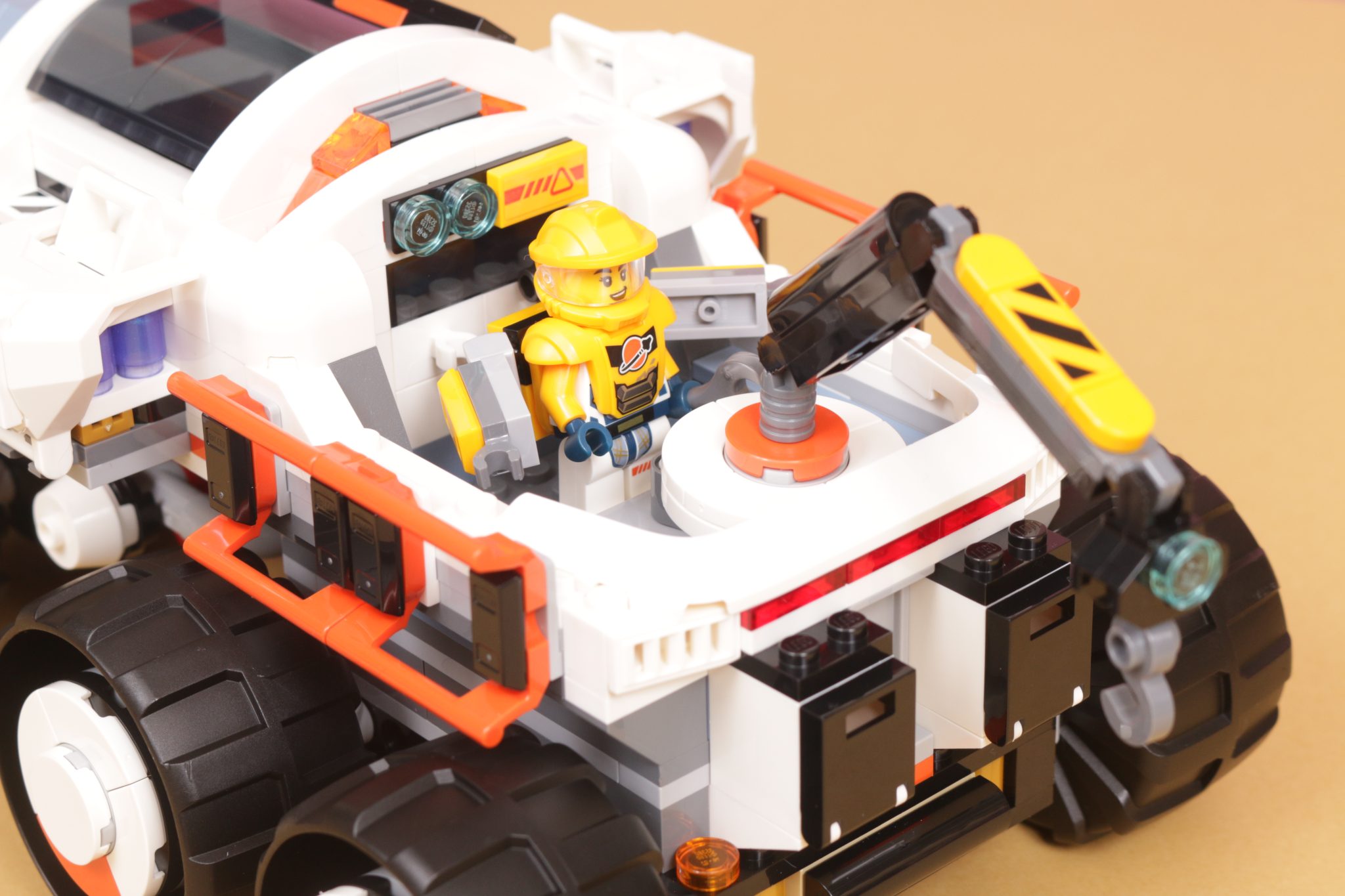 LEGO City 60432 Command Rover and Crane Loader review