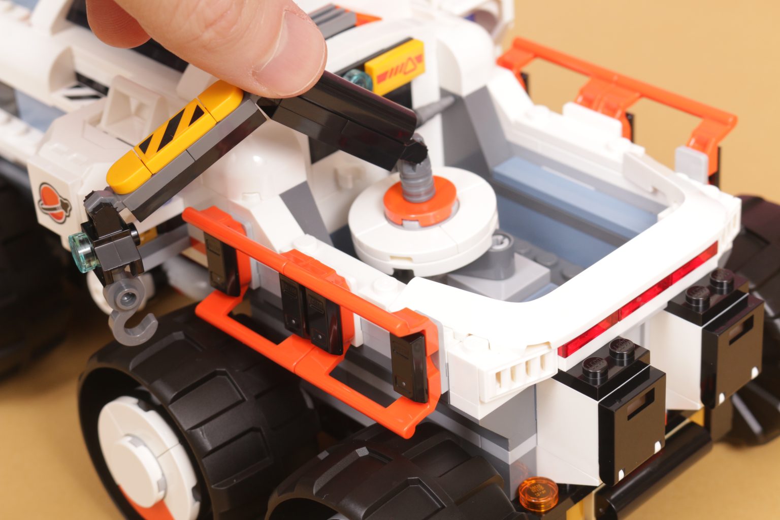 LEGO City 60432 Command Rover and Crane Loader review