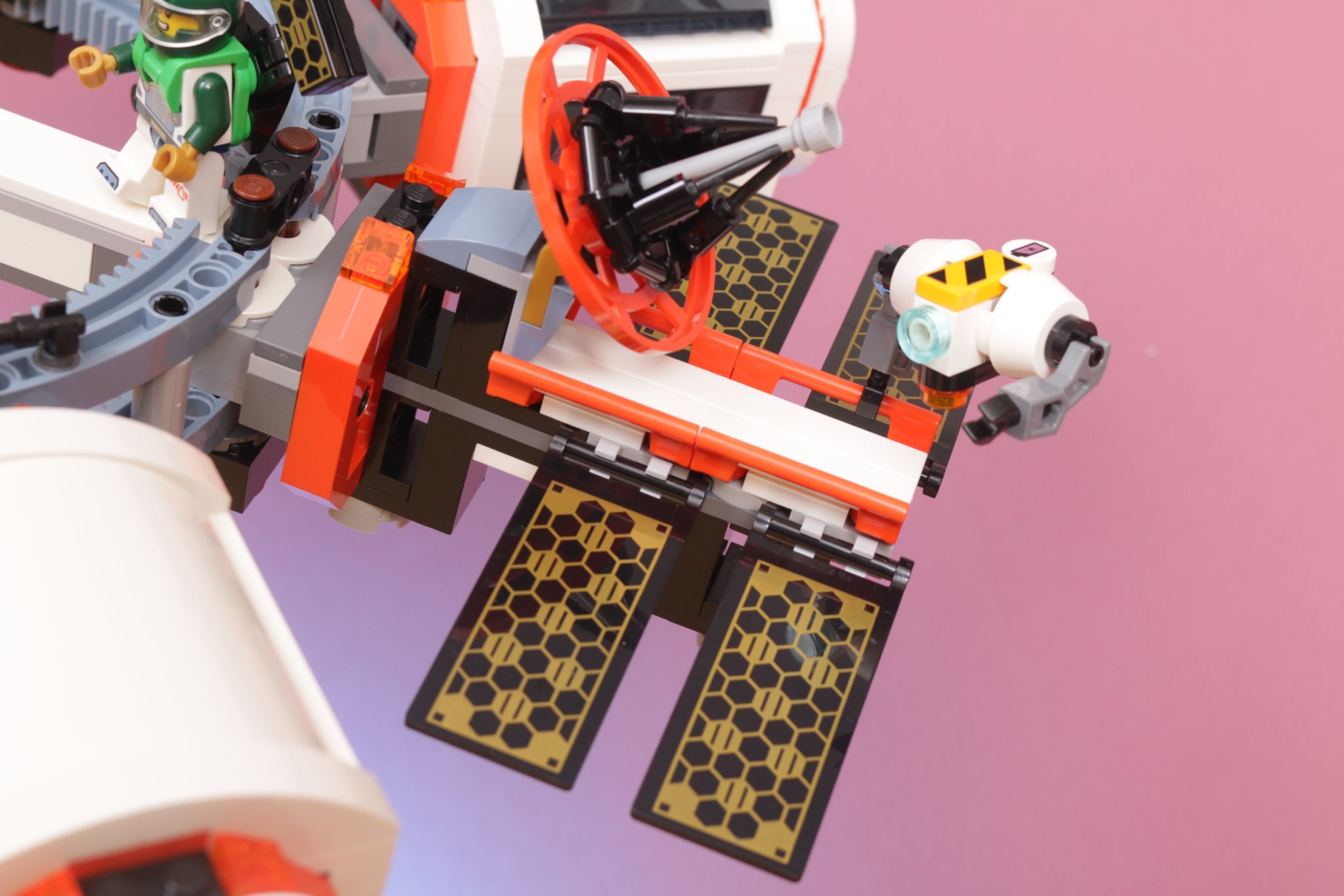 LEGO City 60433 Modular Space Station review