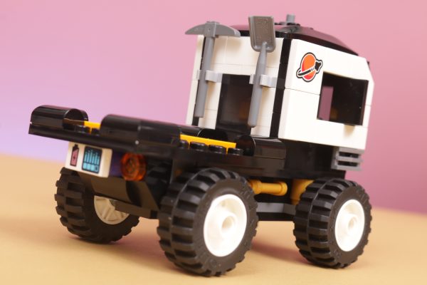 LEGO City 60434 Space Base and Rocket Launchpad review