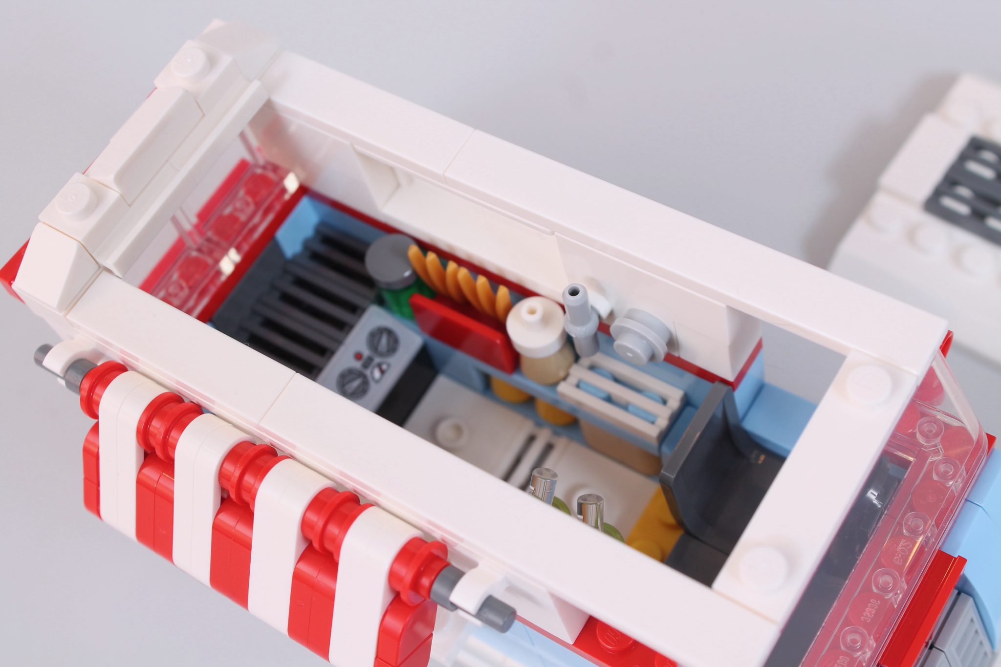 LEGO Icons 40681 Retro Food Truck GWP review