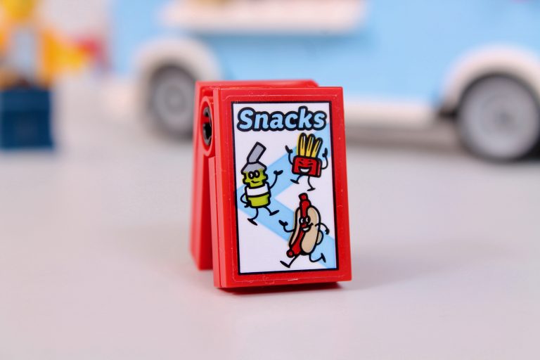 LEGO Icons 40681 Retro Food Truck GWP review