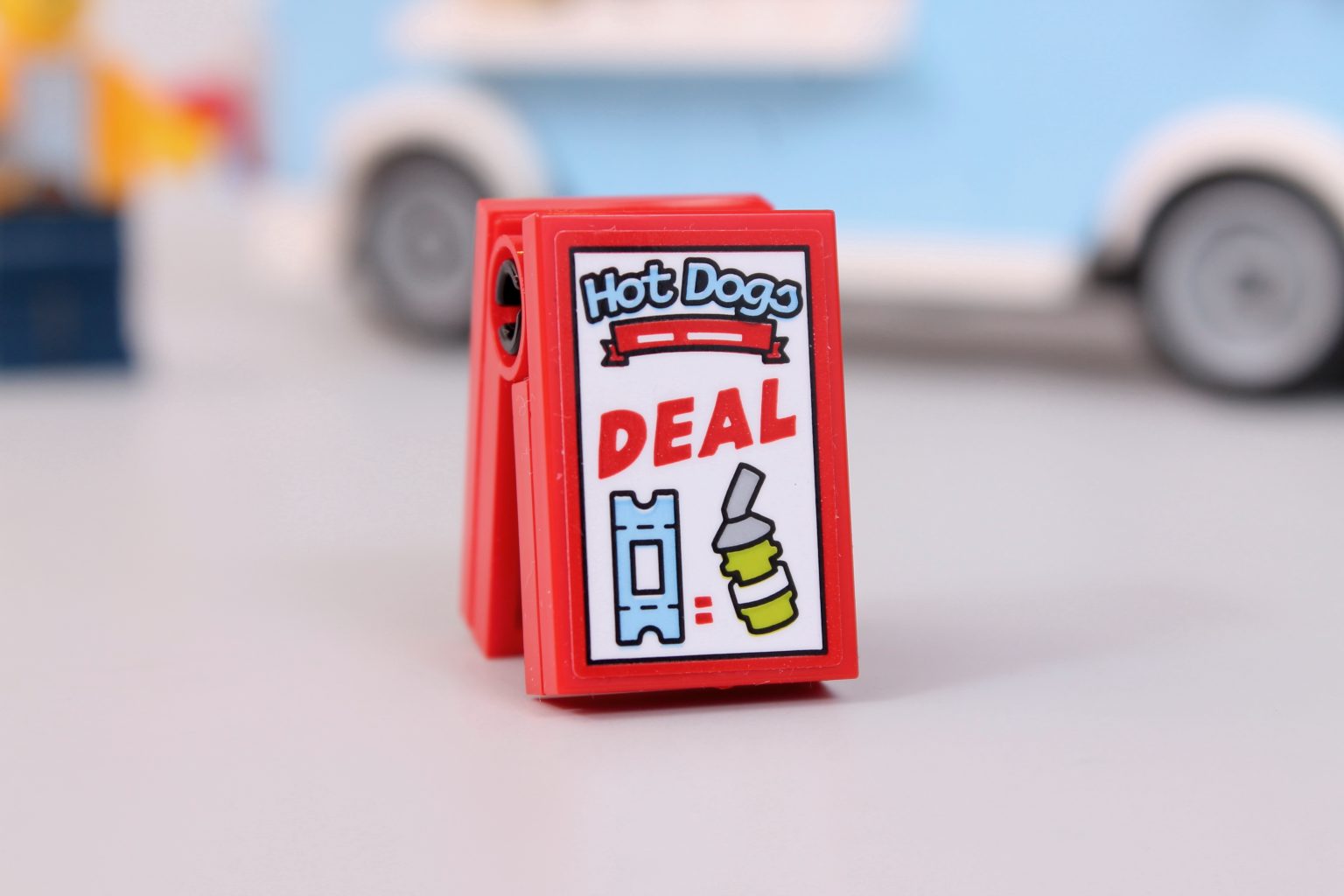 LEGO Icons 40681 Retro Food Truck GWP review