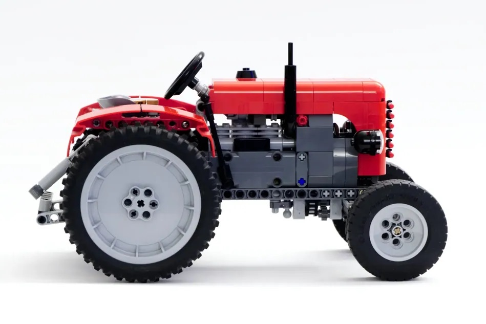 LEGO Ideas Tractor makes 10K with just days to go