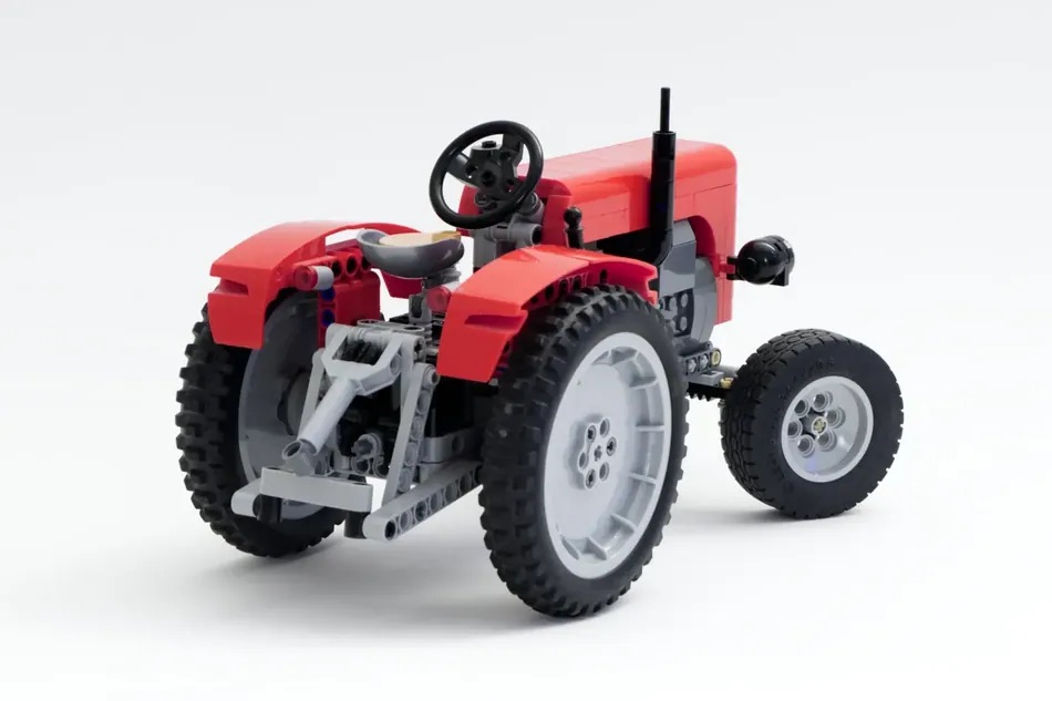 LEGO Ideas Tractor makes 10K with just days to go