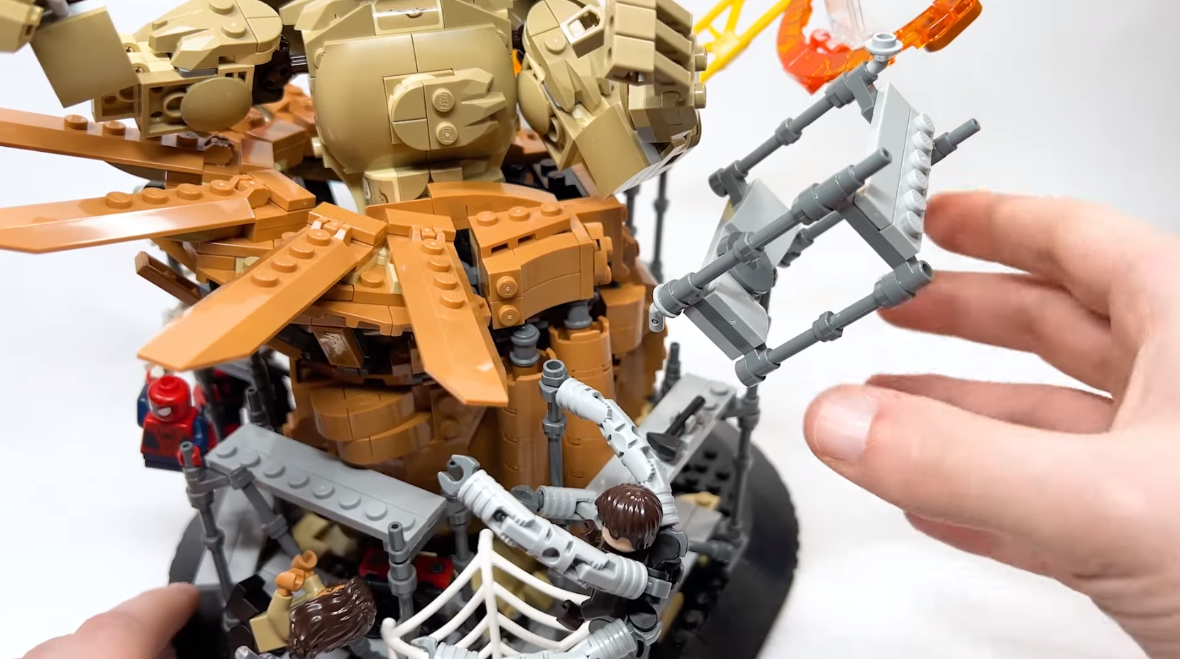 How to fully combine the LEGO Spider-Man: No Way Home sets