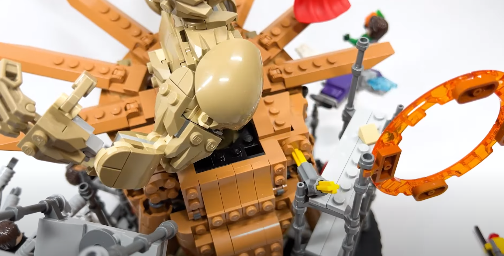 How to fully combine the LEGO Spider-Man: No Way Home sets