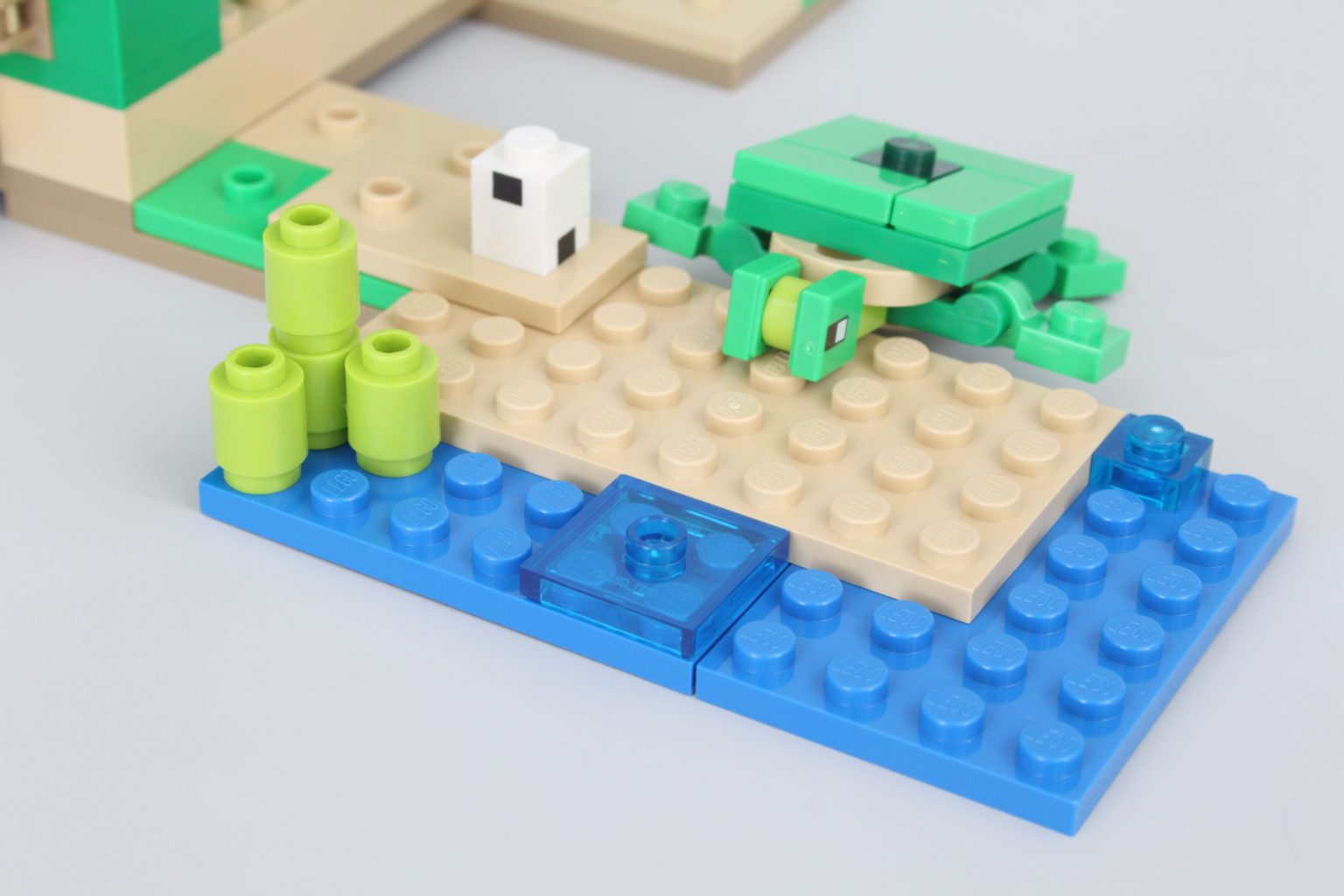 LEGO Minecraft 21254 The Turtle Beach House review