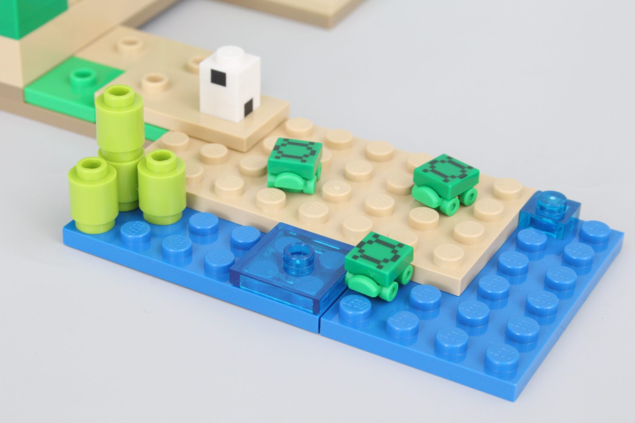 LEGO Minecraft 21254 The Turtle Beach House review