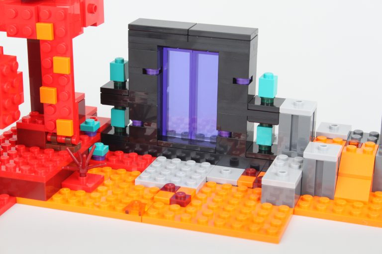 LEGO Minecraft 21255 The Nether Portal Ambush review