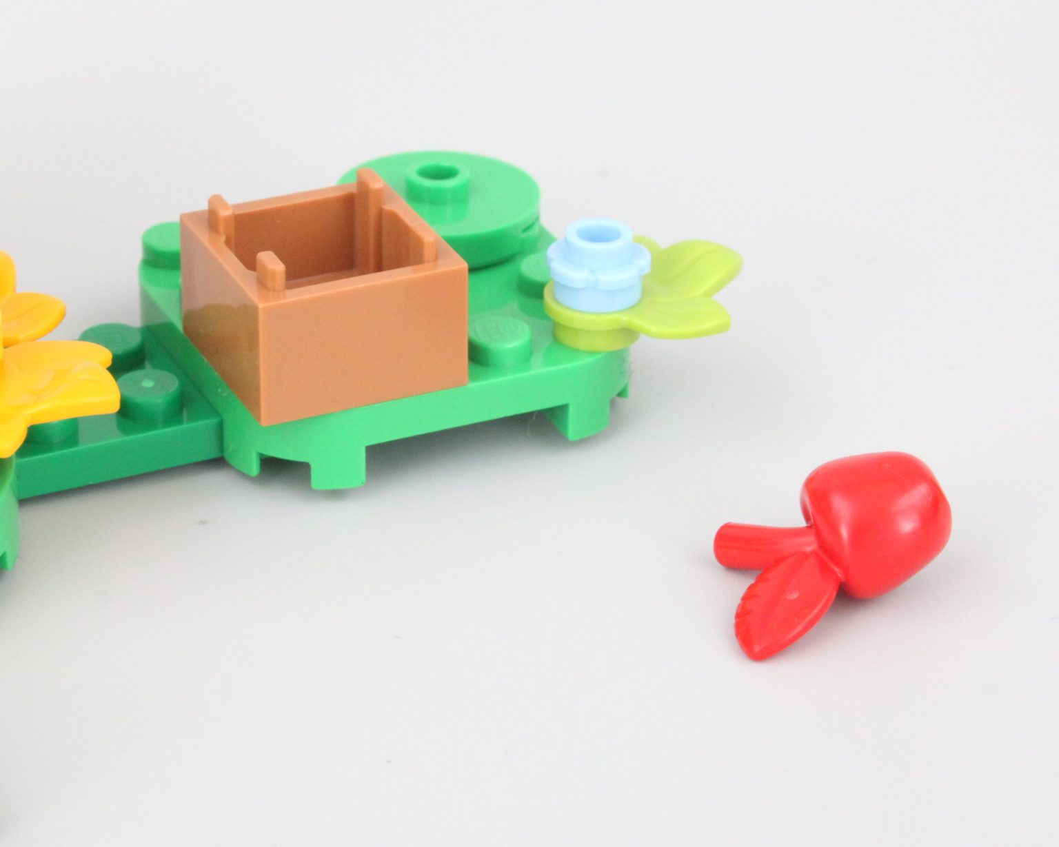 LEGO Super Mario 71428 Yoshis' Egg-cellent Forest review