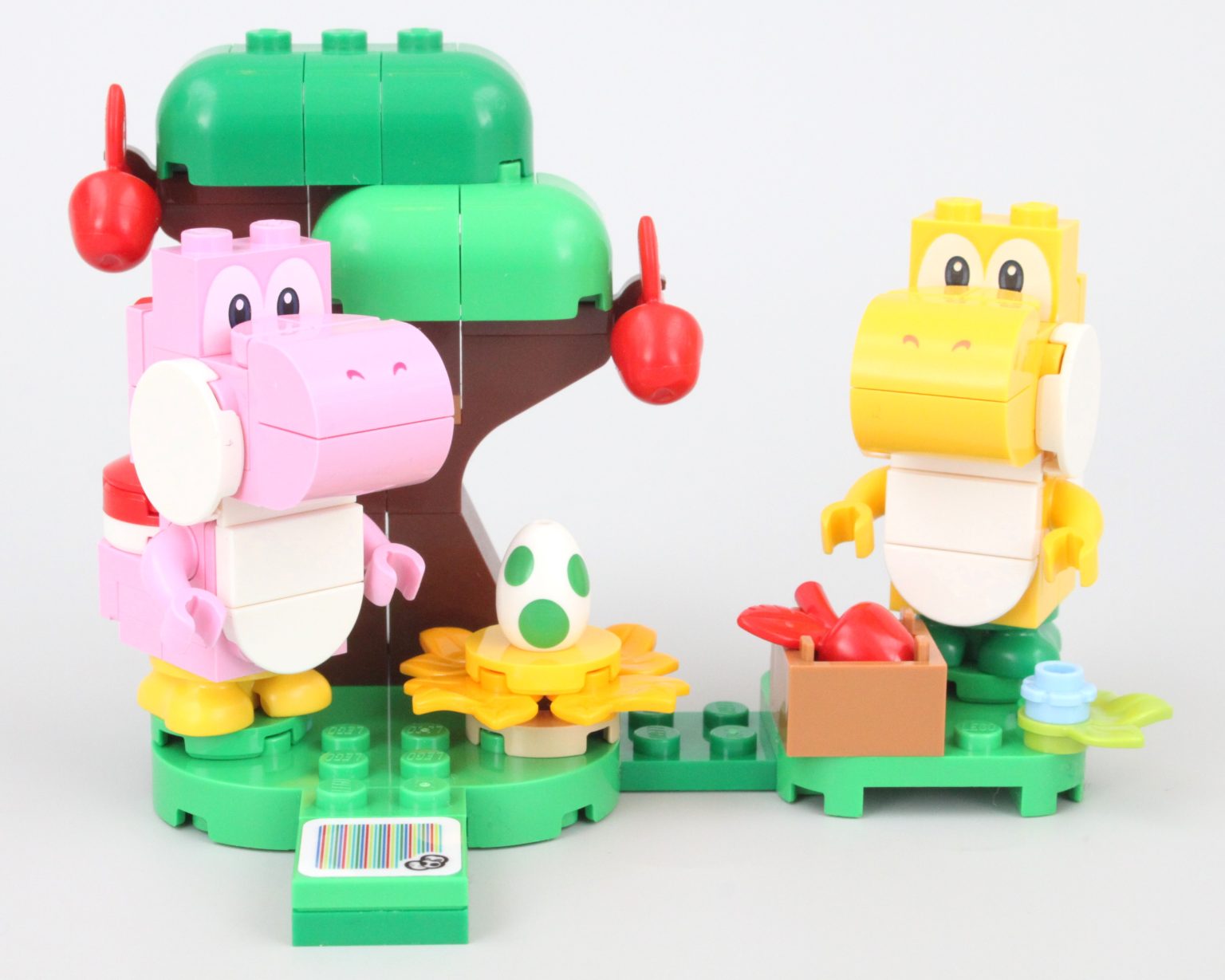 LEGO Super Mario 71428 Yoshis' Egg-cellent Forest review