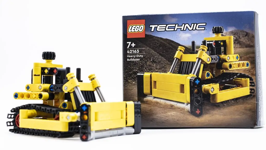 LEGO Technic 42163 Heavy-Duty Bulldozer review