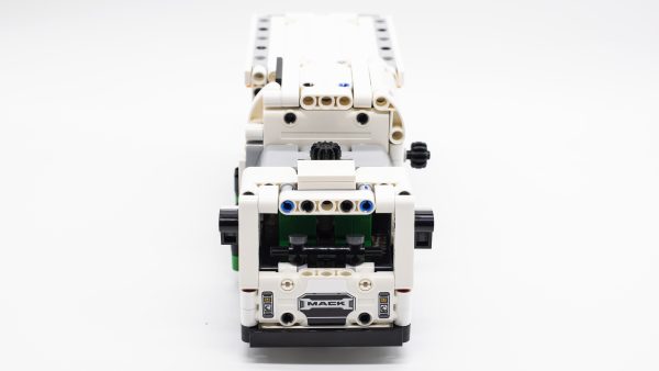 LEGO Technic 42167 Mack LR Electric Garbage Truck review