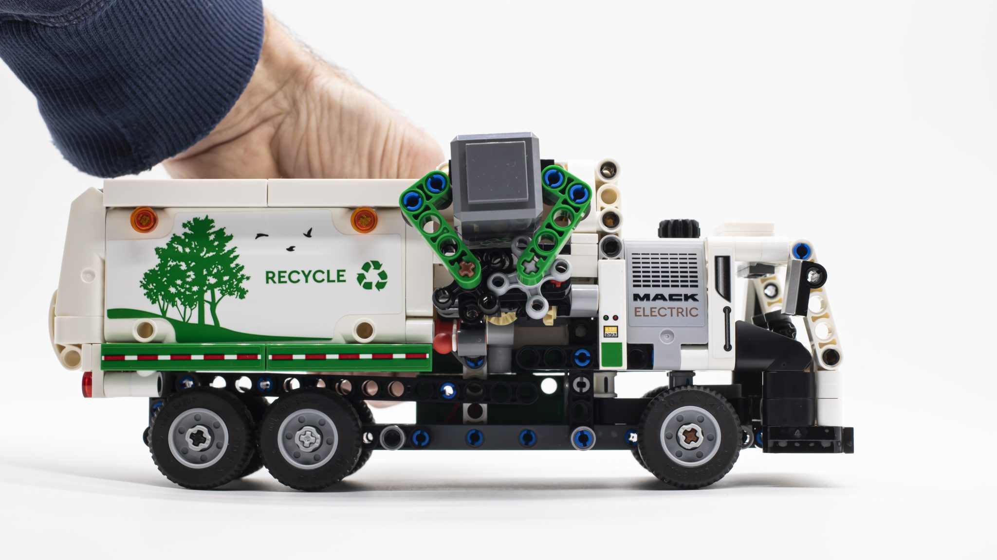 LEGO Technic 42167 Mack LR Electric Garbage Truck review