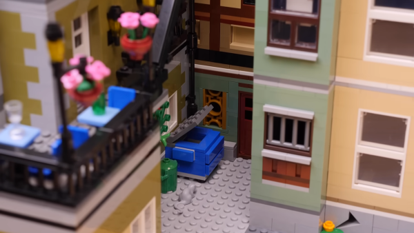 Make a modular out of LEGO 80113 Family Reunion Celebration