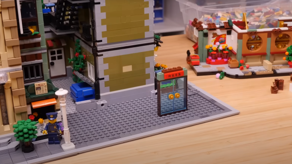 Make a modular out of LEGO 80113 Family Reunion Celebration