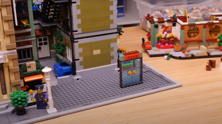 Make a modular out of LEGO 80113 Family Reunion Celebration