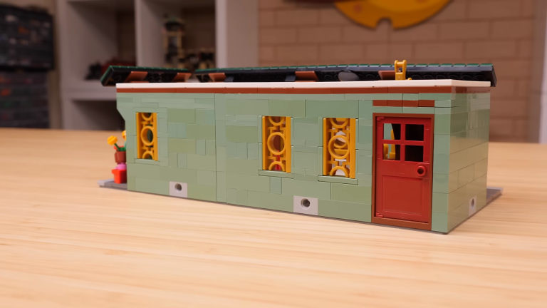 Make a modular out of LEGO 80113 Family Reunion Celebration