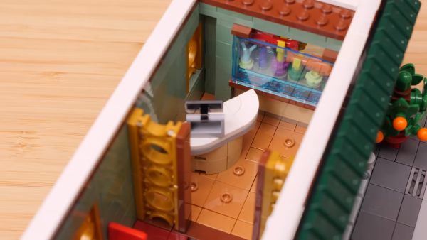 Make a modular out of LEGO 80113 Family Reunion Celebration