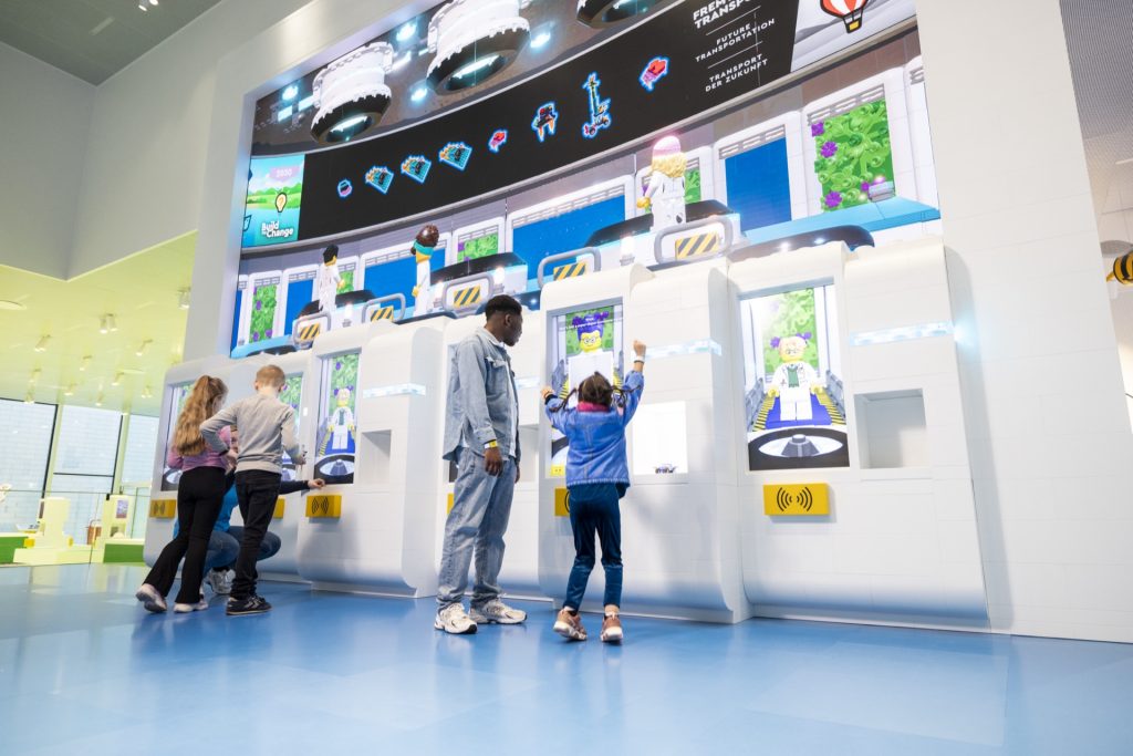 LEGO House kicks off 2024 season with new experience – and exclusive set