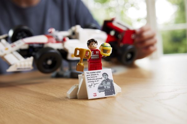 LEGO Icons 10330 McLaren MP4/4 & Ayrton Senna revealed