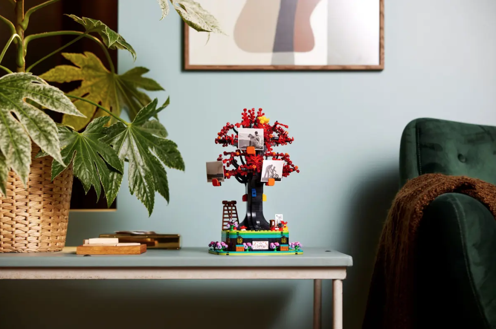 LEGO Ideas Family Tree designer personal connections to set