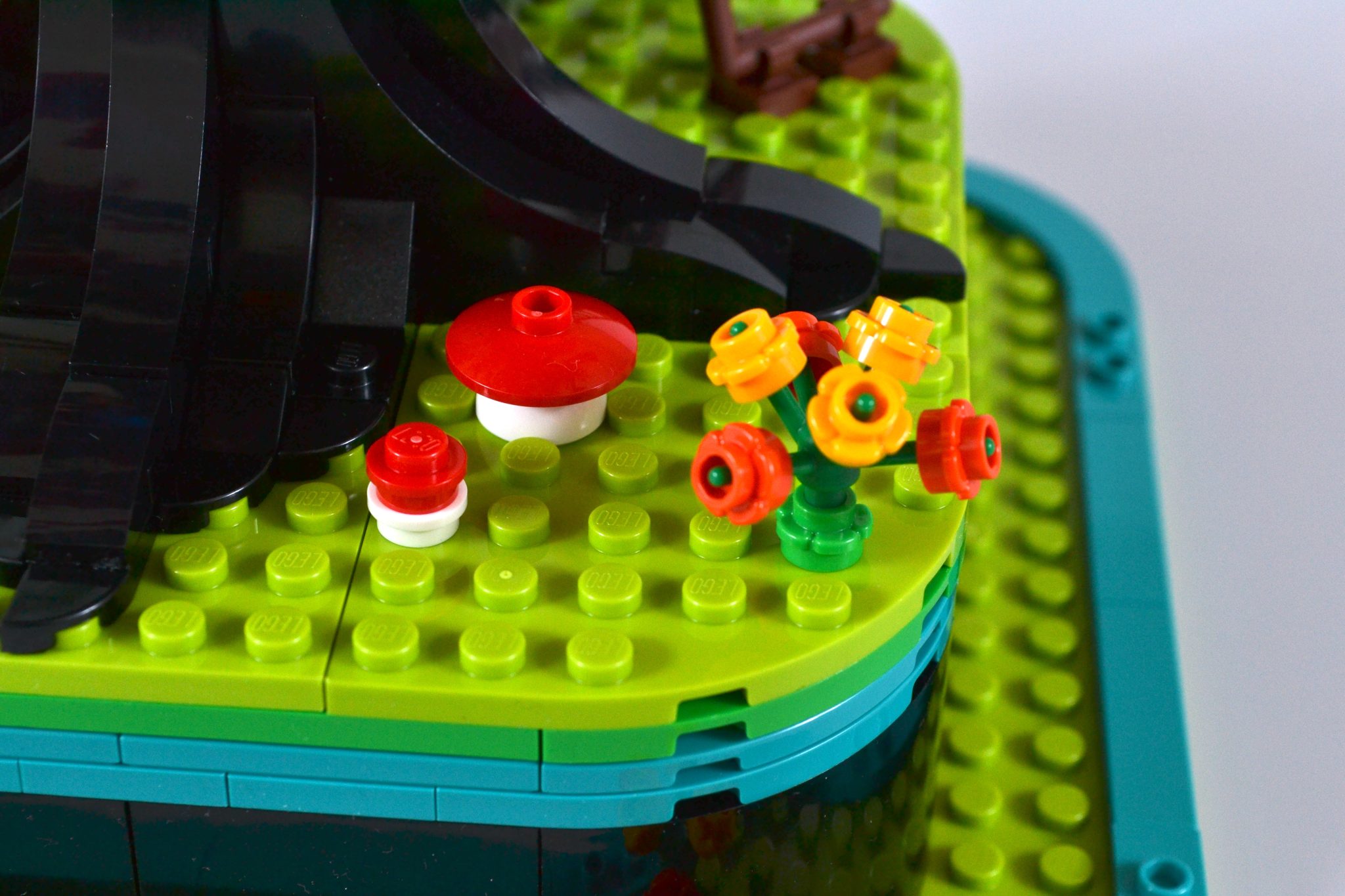 LEGO Ideas 21346 Family Tree review