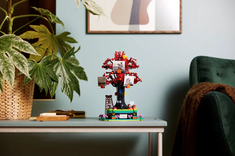 LEGO Ideas Family Tree designer personal connections to set