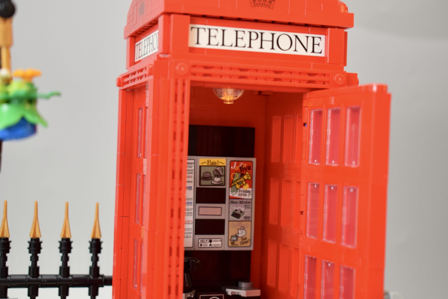 LEGO Ideas 21347 Red London Telephone Box review