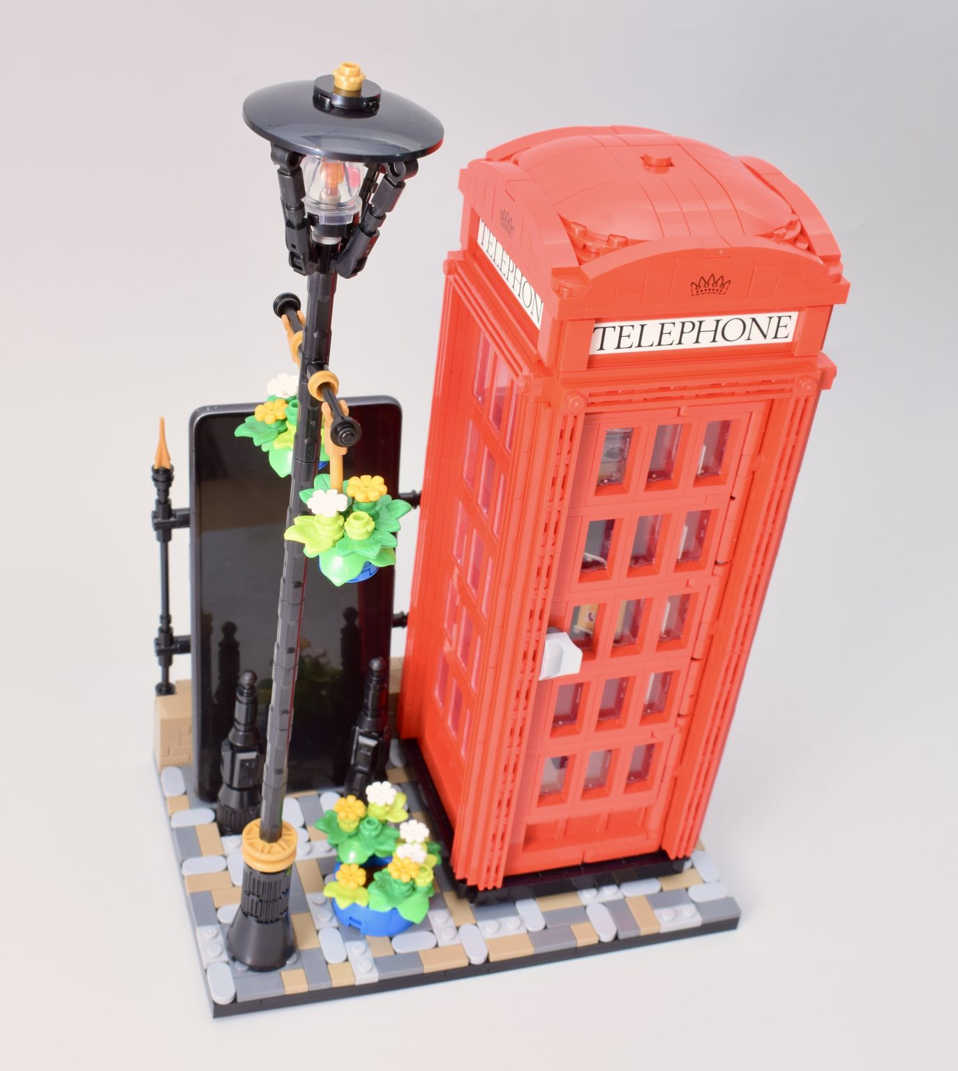 LEGO Ideas 21347 Red London Telephone Box review